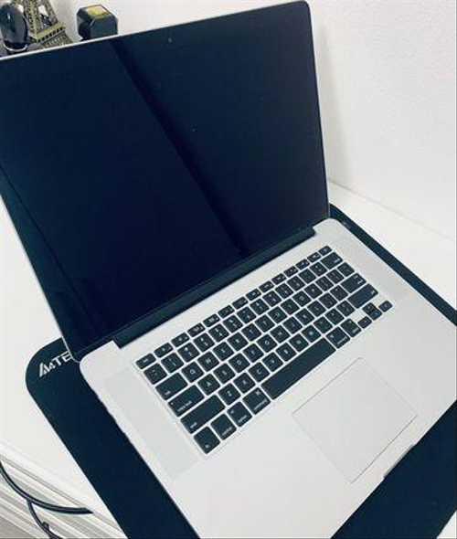 Macbook pro 15 2015 i7 16gb USA
