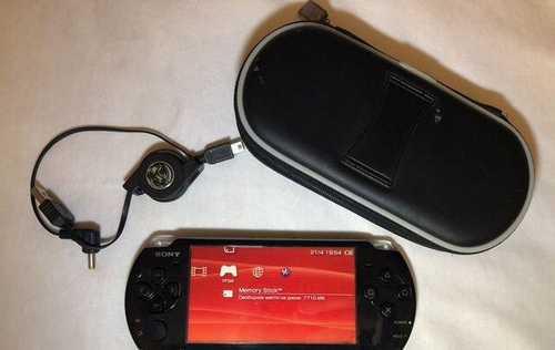 Sony PSP 3008 плёнка +8gb +чехол+ зарядка 2в1