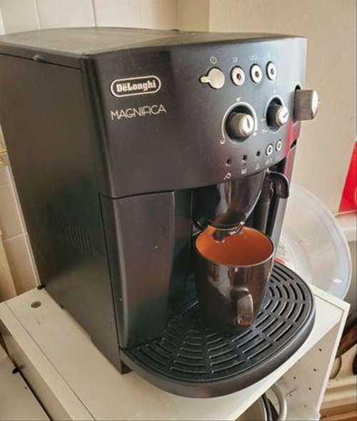 Кофемашина Delonghi magnifica