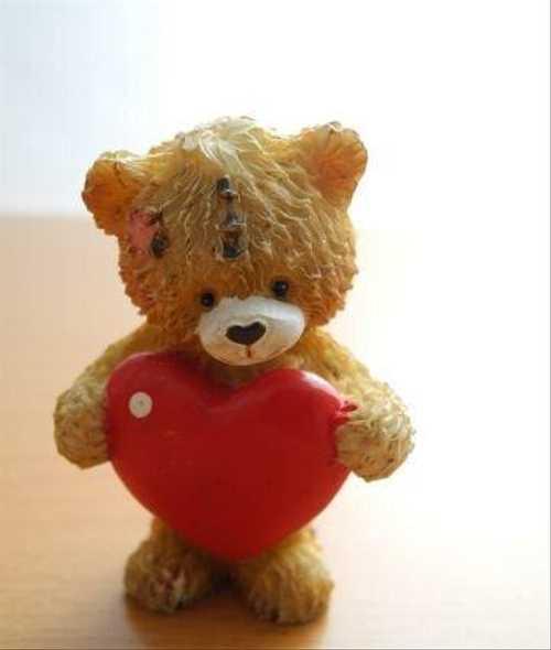 Медведь сувенир Санкт-Петербург. Сувенир мишка Тедди пластмасса статуэтка. Фигурки друзей мишки Тедди купить. Авито тедди