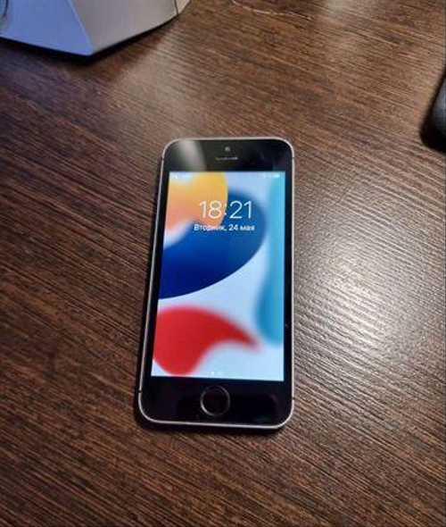 Телефон iPhone SE 64gb 1GEN