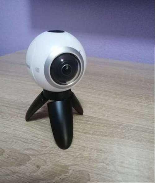 Видеокамера экшн Samsung Gear 360 (SM-C200)