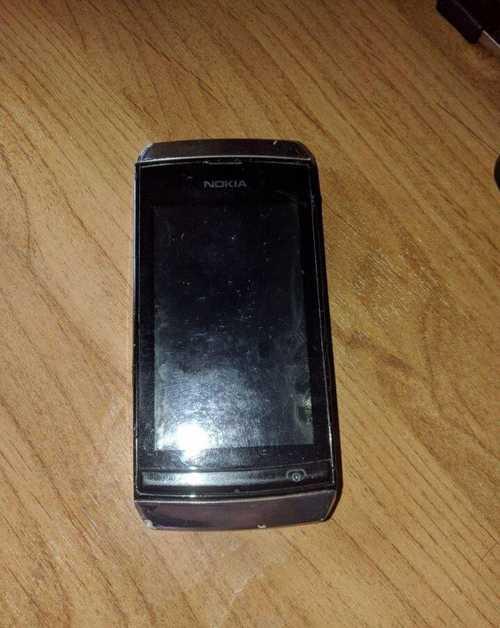 Телефон Nokia Asha 305 / Не включается