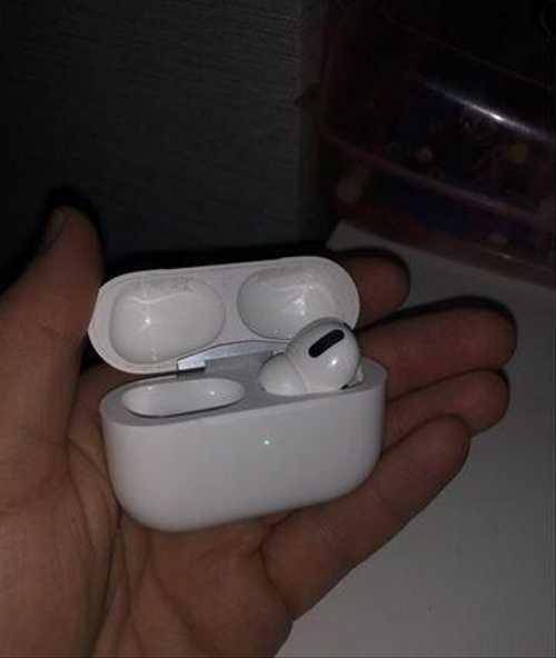 Шипит правый наушник airpods pro