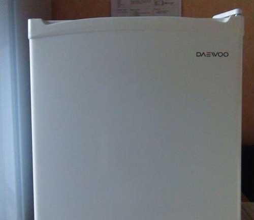 Мини холодильник daewoo FR-051AR