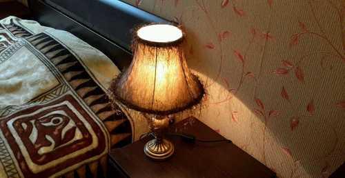 Старинная дизайнерская настольная лампа светильни