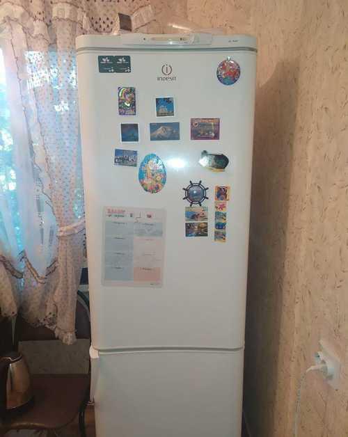 Холодильник Indesit