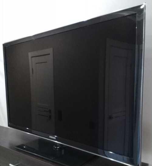 Телевизор LED Samsung 46"