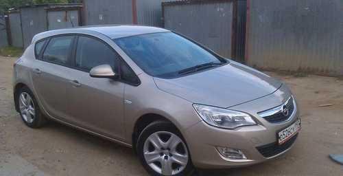 Opel Astra, 2011