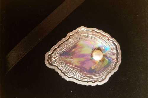 Монета серебряная с жемчугом