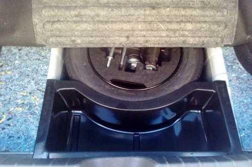 Ящик органайзер в багажное отделение. Лада Веста