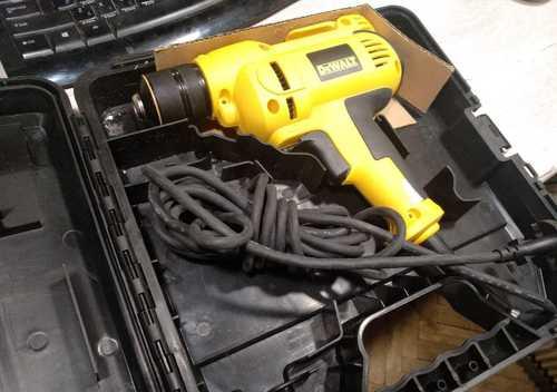 Дрель Dewalt 701W DWD 115KS