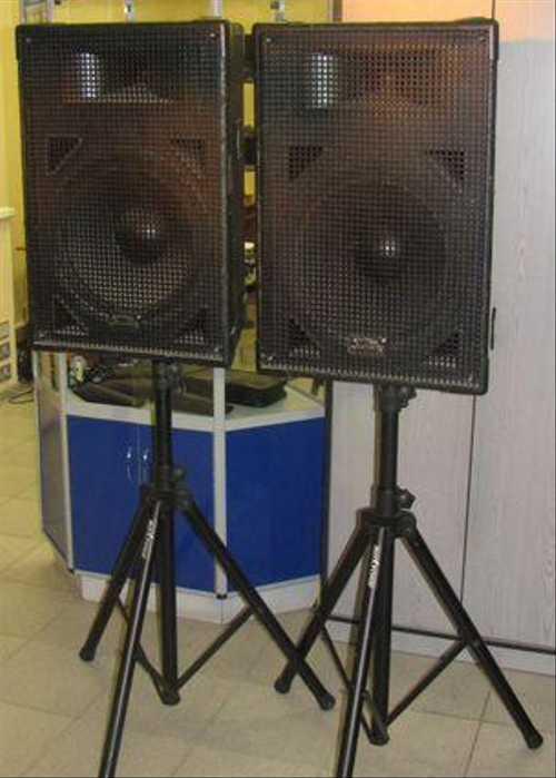 Колонки Soundking 1000W 2шт D15" Pro на штативах