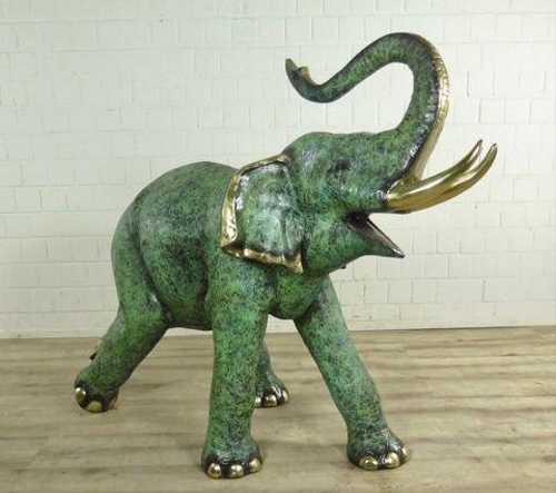 Бронзовая скульптура слон