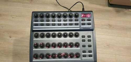 Миди контроллер Behringer BCR2000