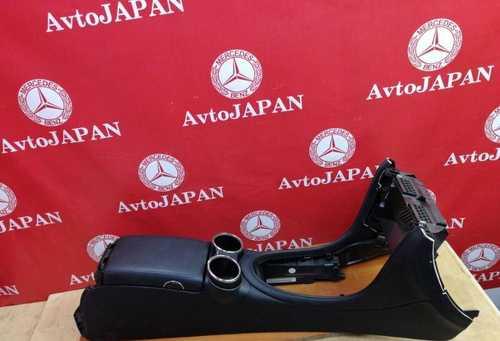 Подлокотник Mercedes W219 CLS 219 M113.967 2005