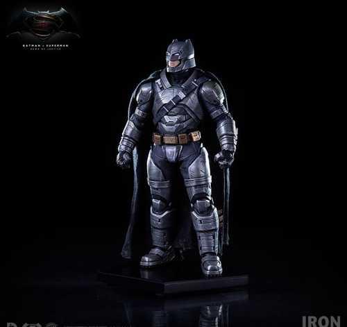 Batman v Superman Armored Batman iron studios