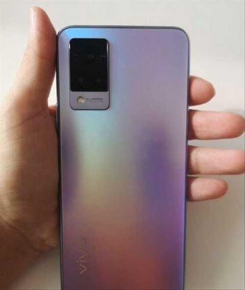 Продам почти новый смартфон vivo v21 8/256GB