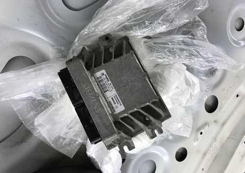 Рено Логан Блок управления двигателем 1.4л. 8V K7J