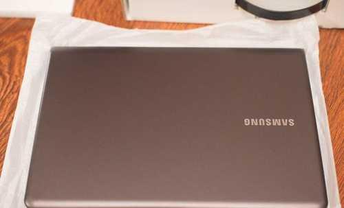 Ноутбук Samsung 530U3C-A0HRU