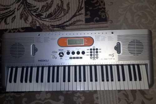 Синтезатор medeli M5 (С динамической клавиатурой)