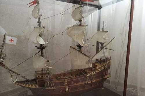 Модель корабля деревянная