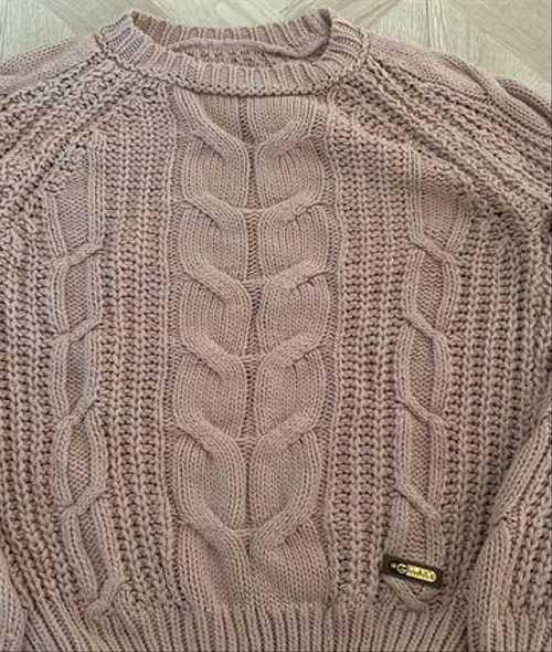 Вязанный свитер женский