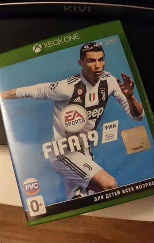Продам fifa19 Xbox one
