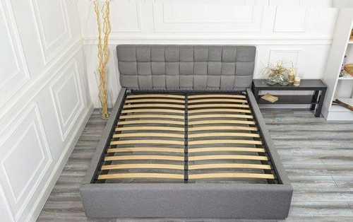 Кровать двуспальная с матрасом 160х200 металлическая