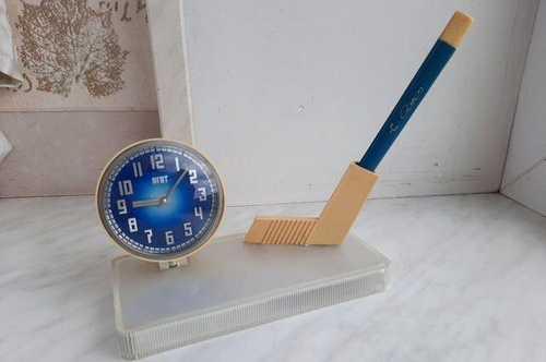 Часы настольные "Агат" с подставкой для ручки союз