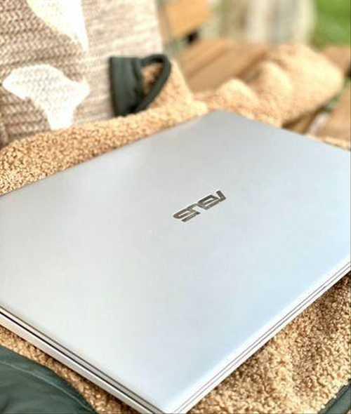 Продам Ноутбук Asus Vivobook S330U