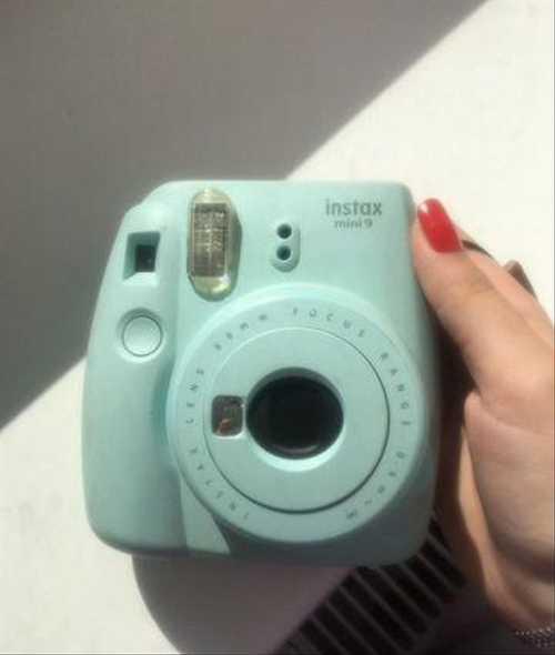 Плёночный фотоаппарат instax