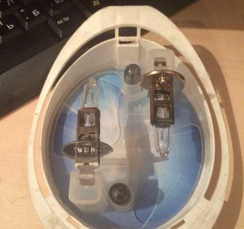 Комплект галогенных ламп h1 Philips blue vision 40