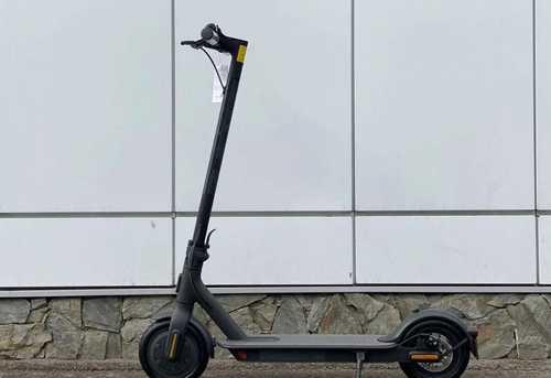 Электросамокат Xiaomi Mi Electric Scooter Essentia