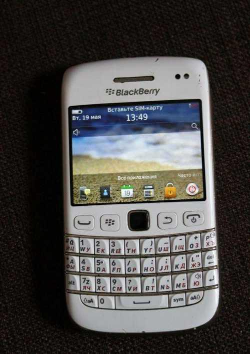 Телефон BlackBerry Bold 9790 белый