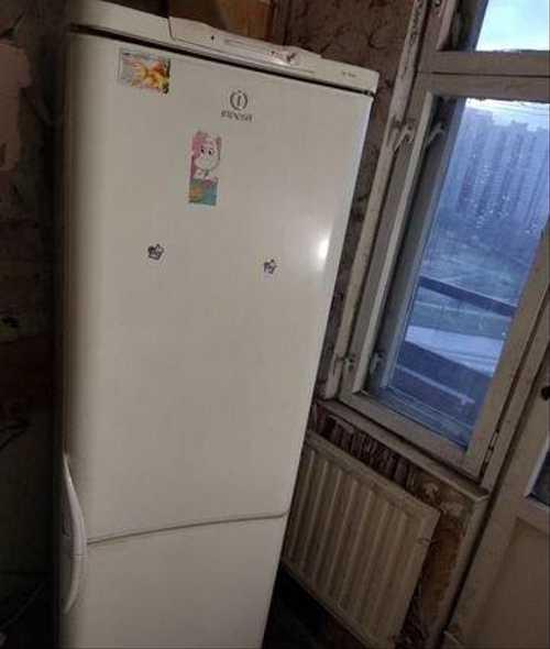 Холодильник indesit C138NFG.016 бу