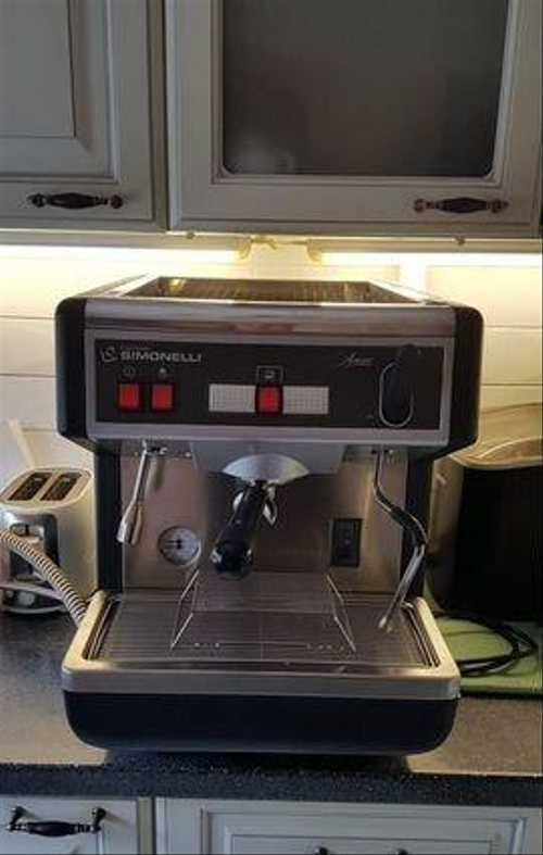 Кофемашина рожковая Nuova Simonelli Appia