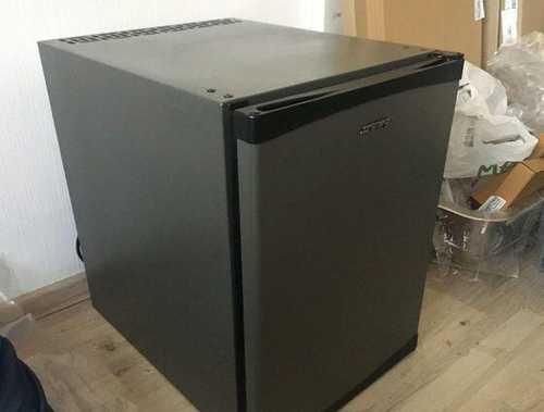 Smeg минихолодильник