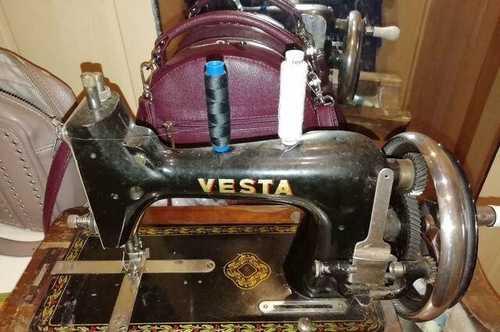 Продаётся Швейная машина vesta