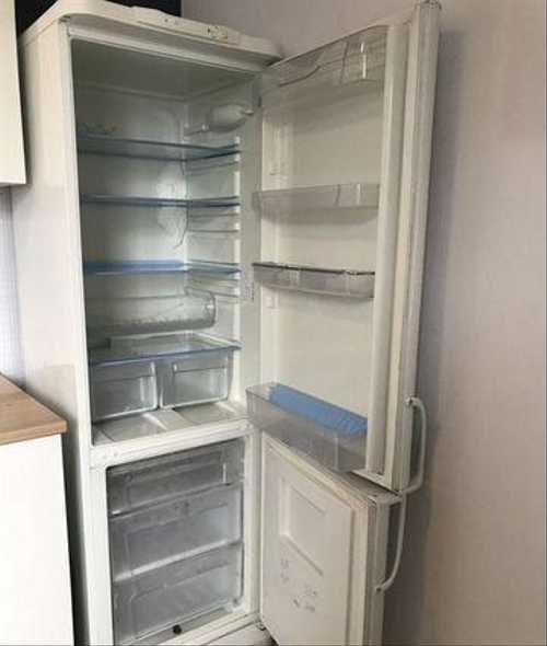 Холодильник индезит бу. Комплектация холодильника Индезит. Индезит холодильник 701314580. Продается холодильник. Холодильники Индезит вся линейка.