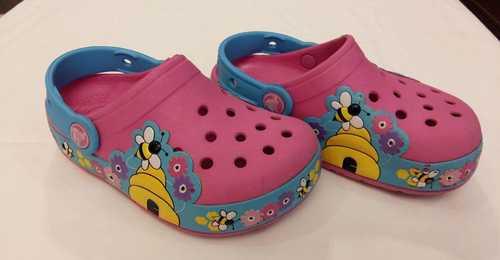 Crocs (кроксы) для девочки с украшениями