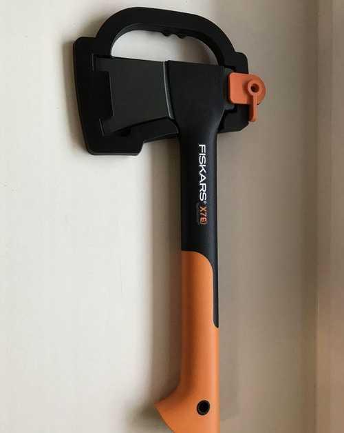 Топор-колун Fiskars Х7 + точилка Fiskars бонусом