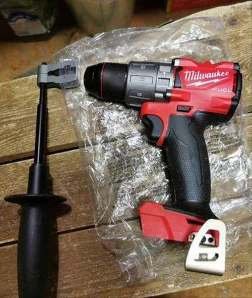 Ударный шуруповерт-дрель Milwaukee 2804-20