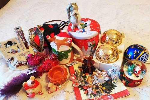 Маски, шары, новогодние украшения, подарки, новое
