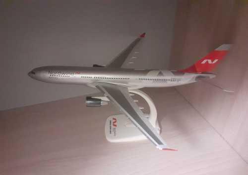 Модель самолета А330 Nordwind Северный ветер 1/200