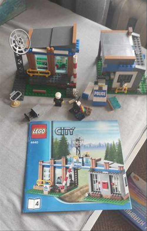 Lego City полицейский участок и вертолет