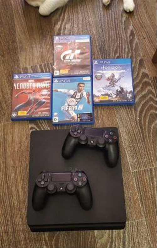 Продам PS4 slim 1TB