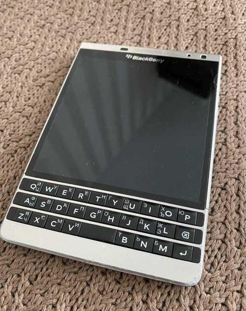 Телефон BlackBerry passport silver edition