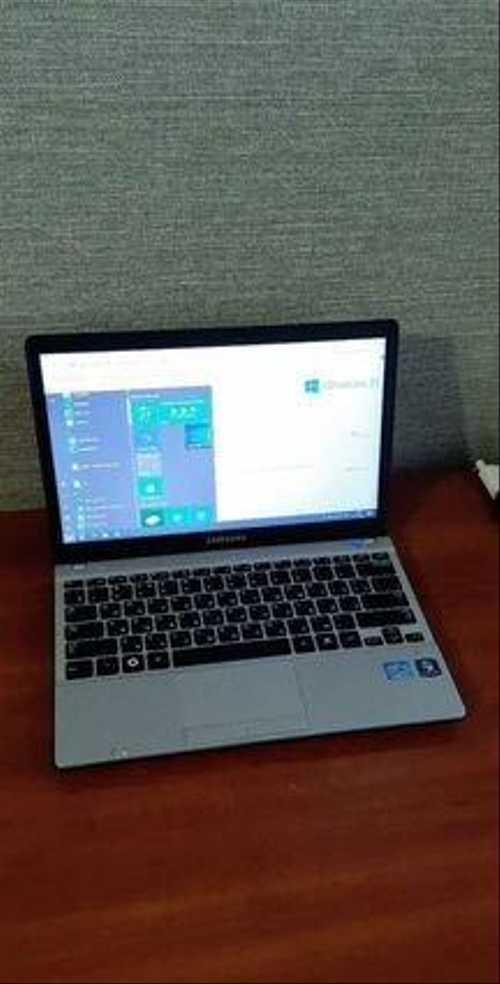 Ноутбук 12,5" Samsung NP350 U2B