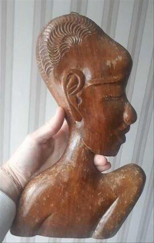 Статуэтка из дерева, Африка